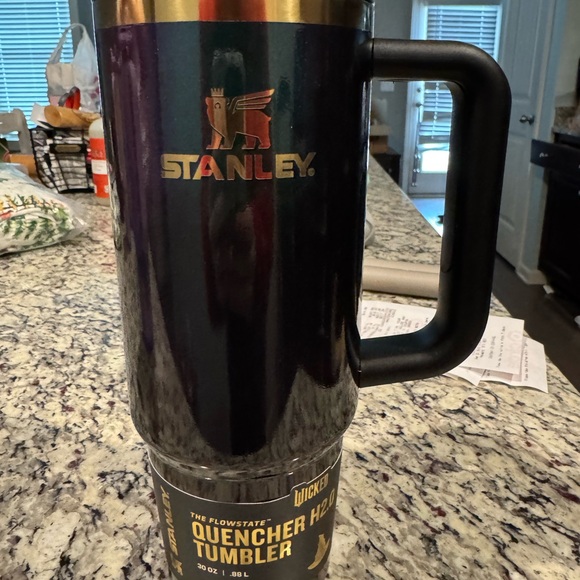 Stanley | Dining | Wicked 225 Elphaba Stanley Quencher Tumbler Black ...